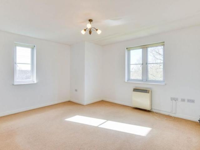 2 bedroom maisonette to rent