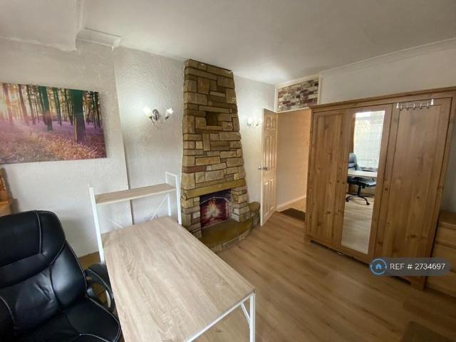 2 bedroom maisonette to rent