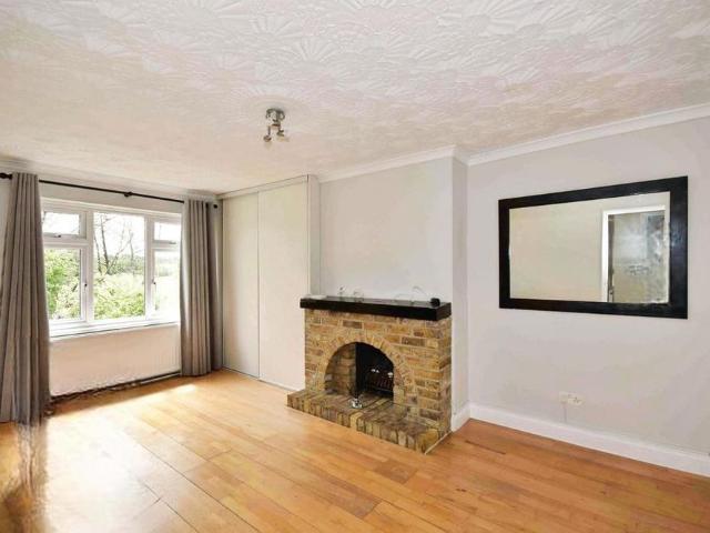 2 bedroom maisonette to rent
