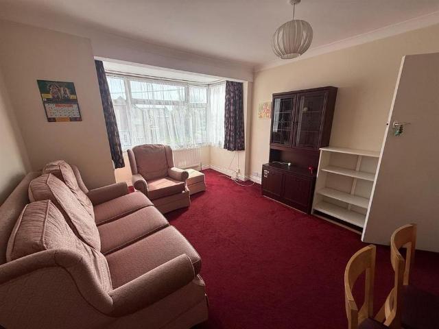 2 bedroom maisonette to rent