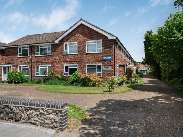 2 bedroom maisonette to rent