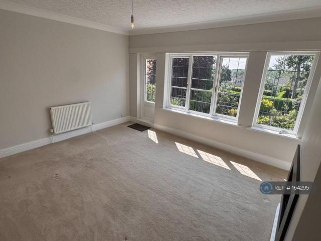 2 bedroom maisonette to rent