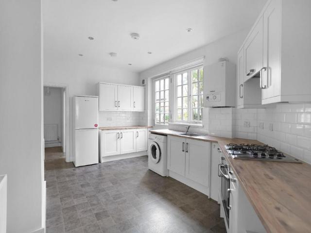 2 bedroom maisonette to rent