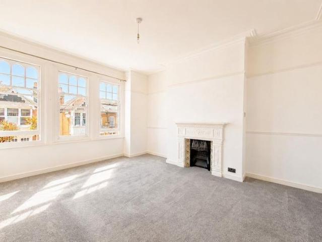 2 bedroom maisonette to rent