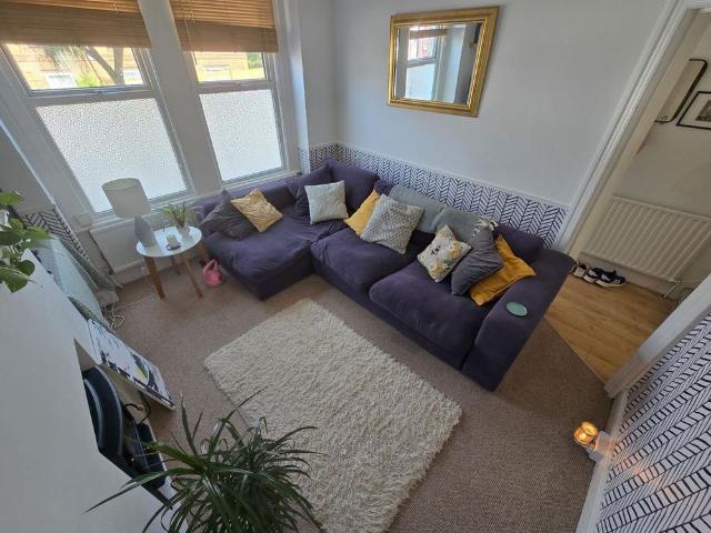 2 bedroom maisonette to rent