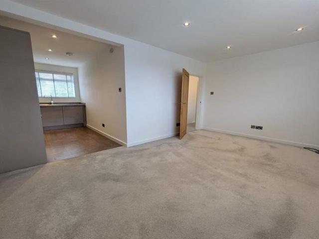 2 bedroom maisonette to rent