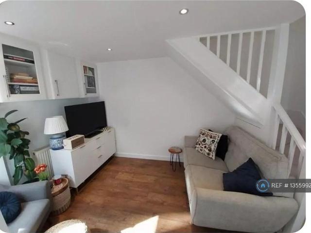2 bedroom maisonette to rent