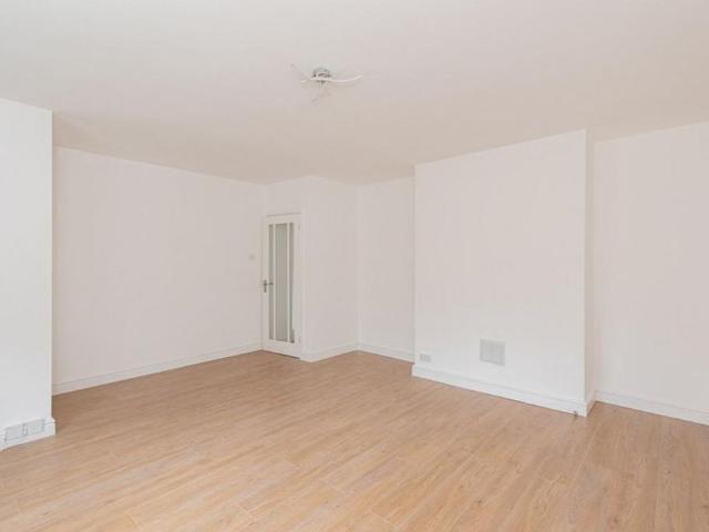2 bedroom maisonette to rent