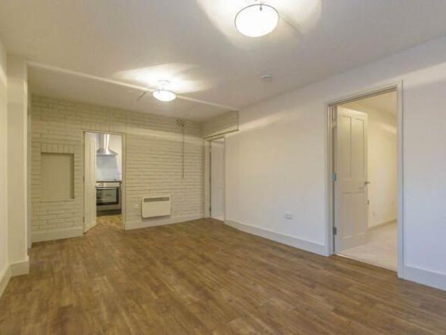 2 bedroom maisonette to rent