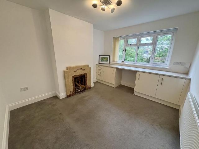 2 bedroom maisonette to rent