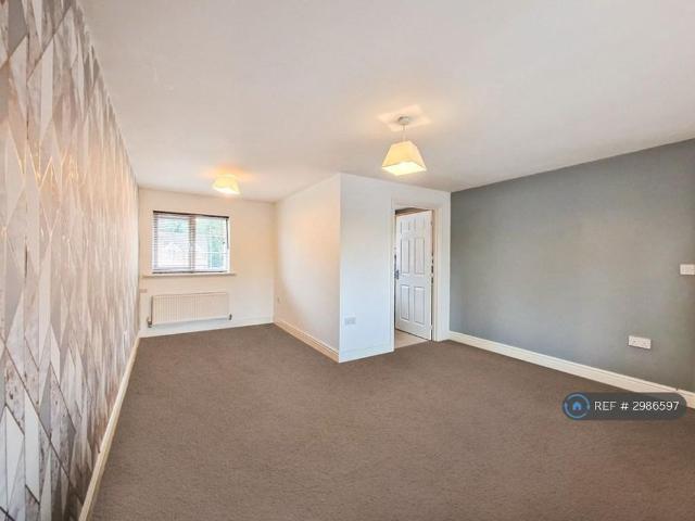 2 bedroom maisonette to rent