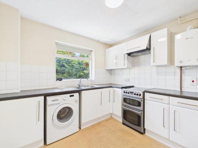 2 bedroom maisonette to rent