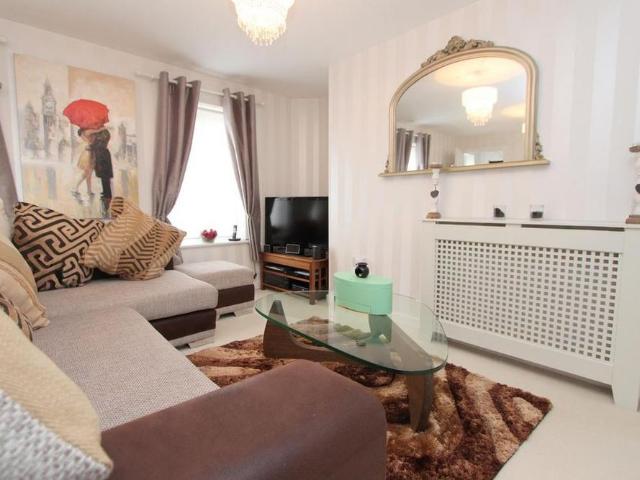 2 bedroom maisonette to rent