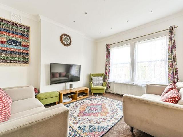 2 bedroom maisonette to rent