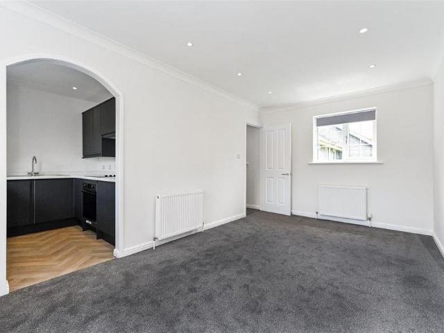 2 bedroom maisonette to rent