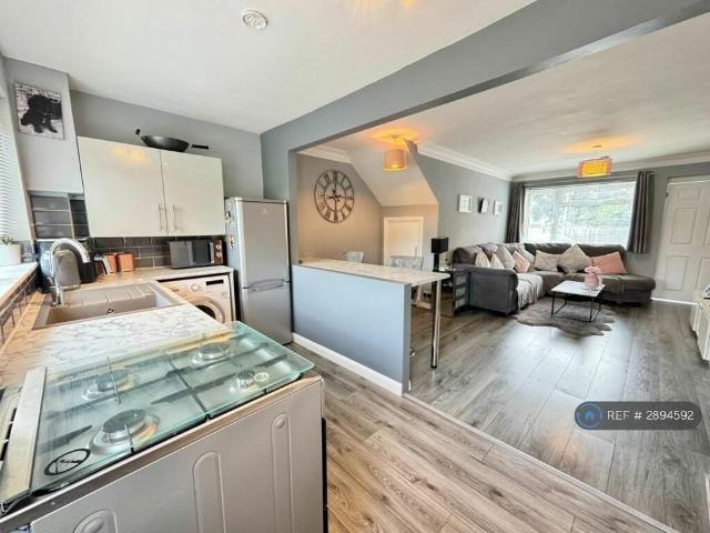 2 bedroom maisonette to rent