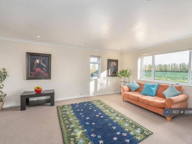 2 bedroom maisonette to rent