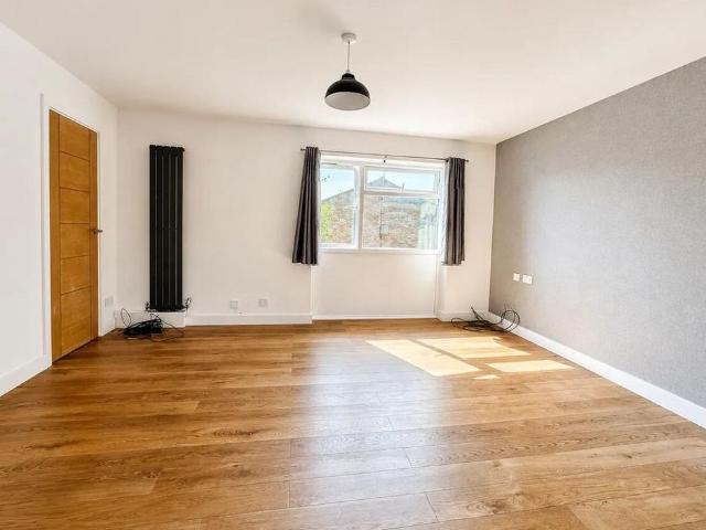 2 bedroom maisonette to rent