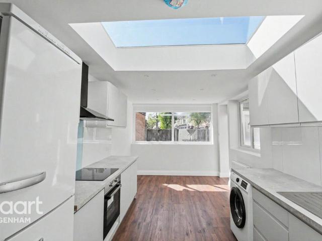 2 bedroom maisonette to rent