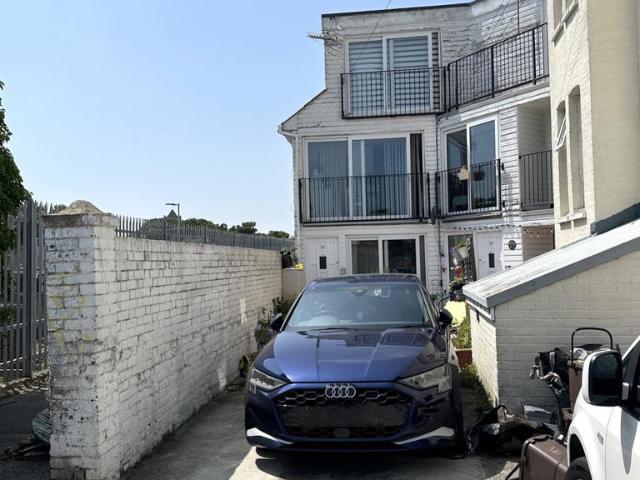 2 bedroom maisonette to rent