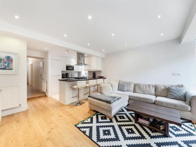 2 bedroom maisonette to rent