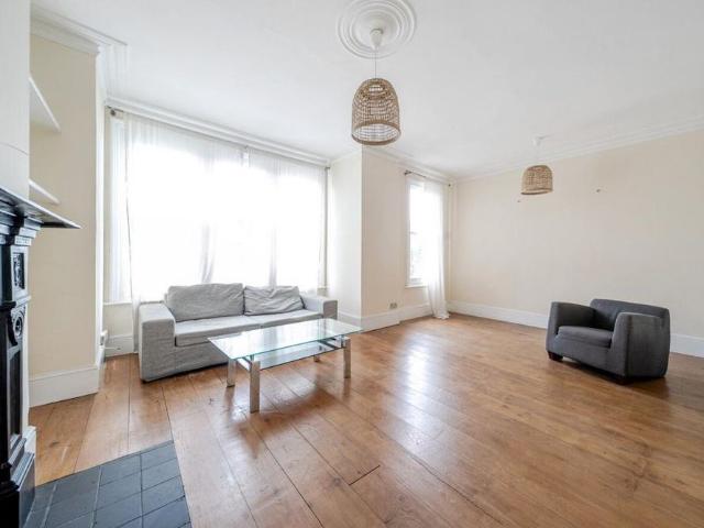2 bedroom maisonette to rent