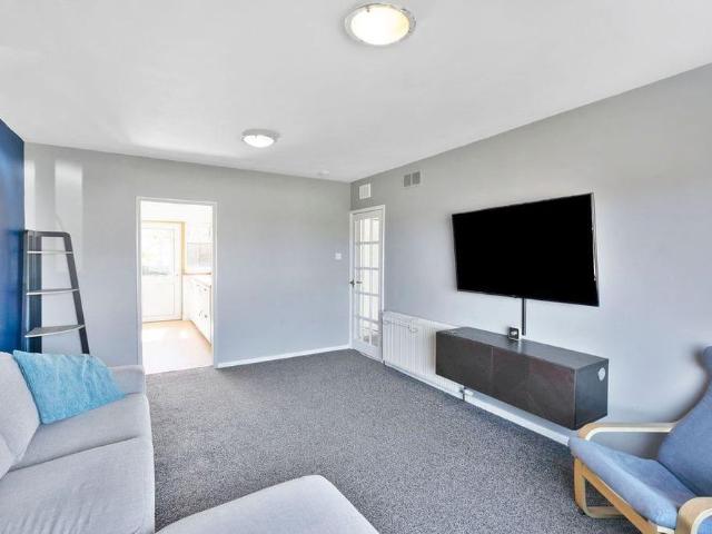 2 bedroom maisonette to rent