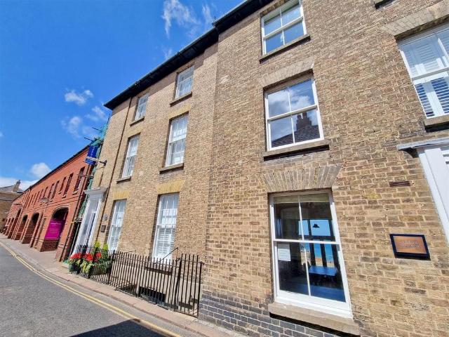 2 bedroom maisonette to rent