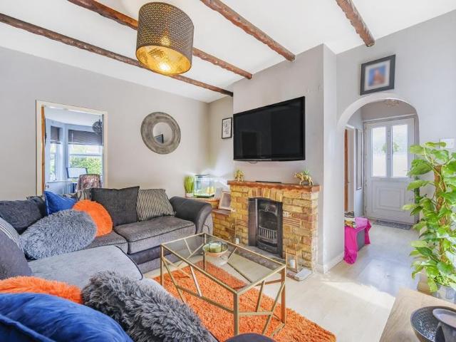 2 bedroom maisonette to rent
