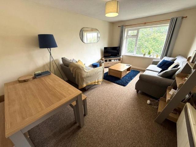 2 bedroom maisonette to rent