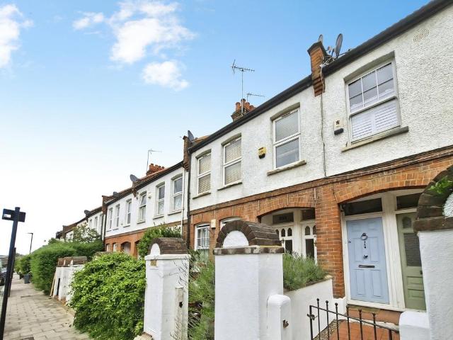 2 bedroom maisonette to rent