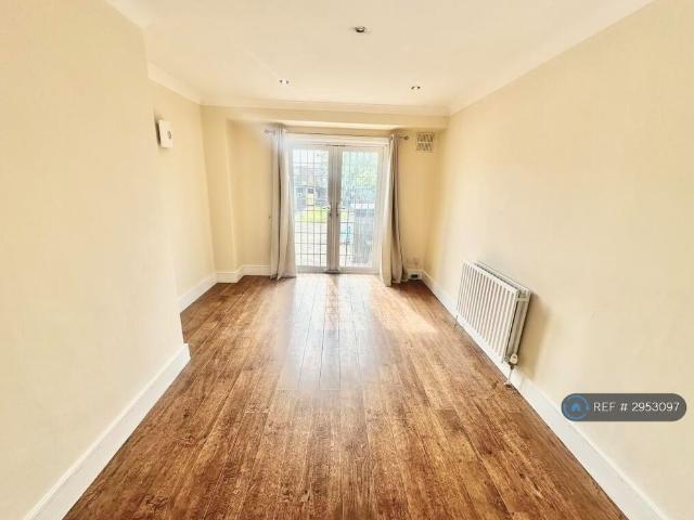 2 bedroom maisonette to rent