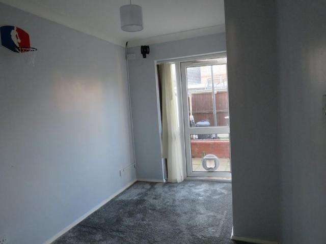 2 bedroom maisonette to rent