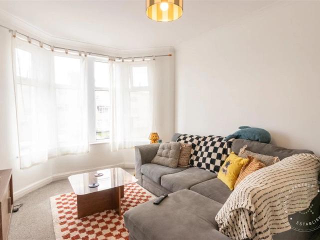2 Bedroom Maisonette Upper