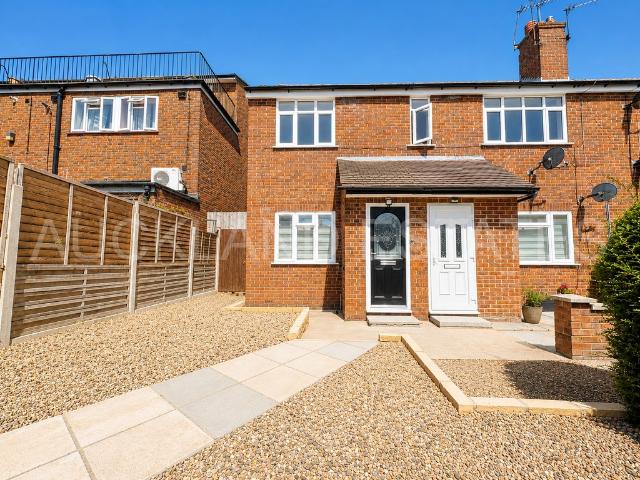 2 bedroom Maisonette for let