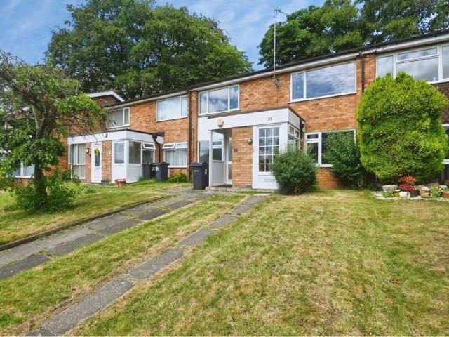2 bedroom maisonette for sale