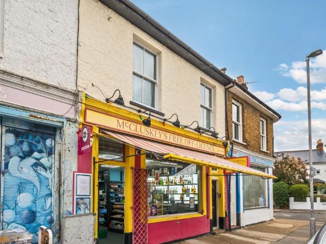 2 bedroom maisonette for sale