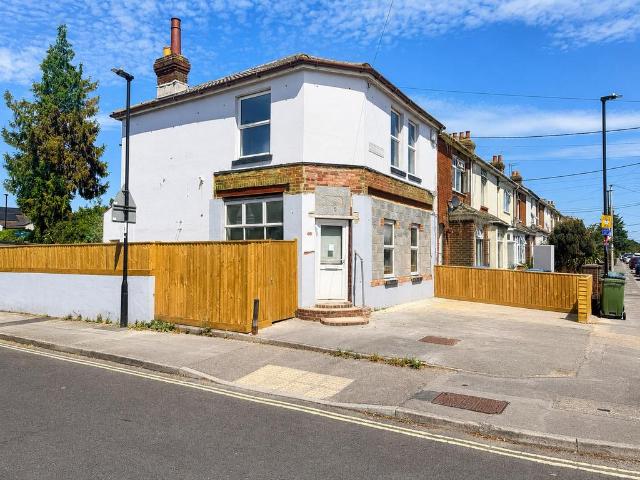 2 bedroom maisonette for sale