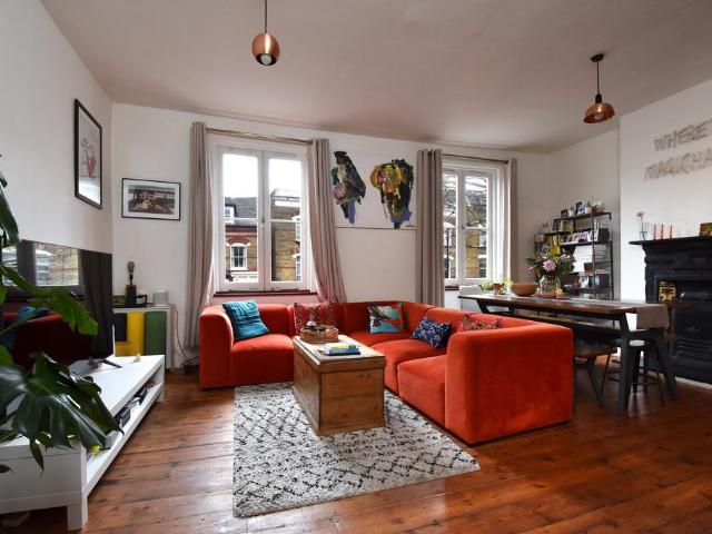 2 bedroom maisonette for sale
