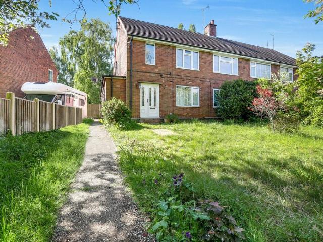 2 bedroom maisonette for sale
