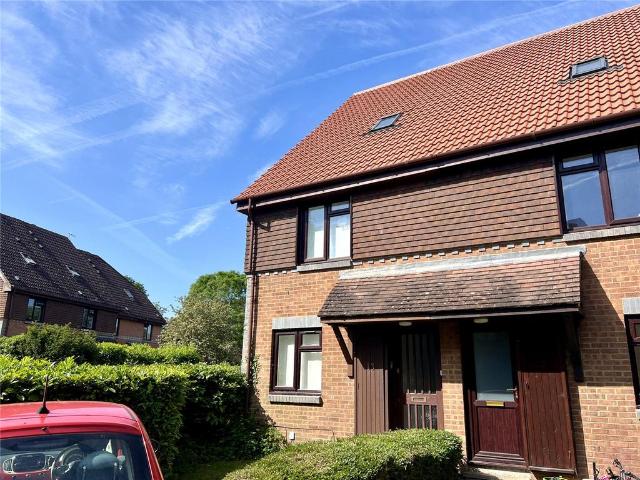 2 bedroom maisonette for sale