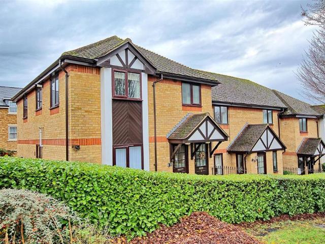 2 bedroom maisonette for sale