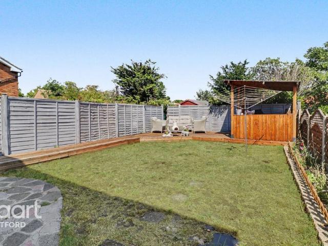 2 bedroom maisonette for sale