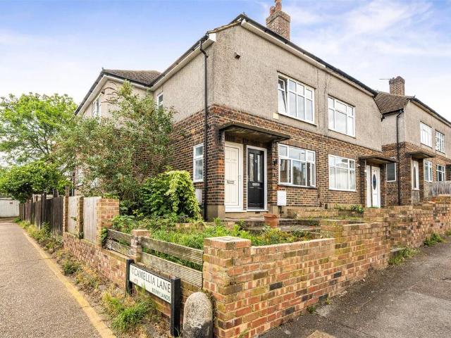 2 bedroom maisonette for sale