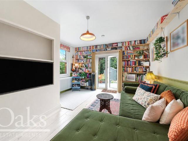2 bedroom maisonette for sale
