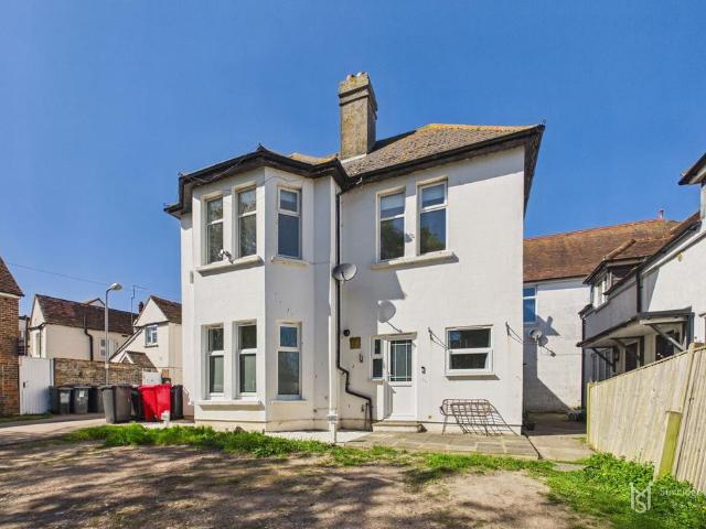 2 bedroom ground flat for sale