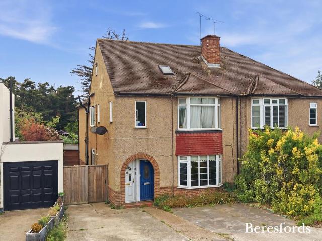 2 bedroom maisonette for sale