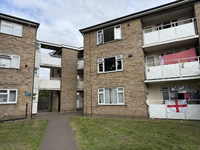 2 bedroom maisonette for sale