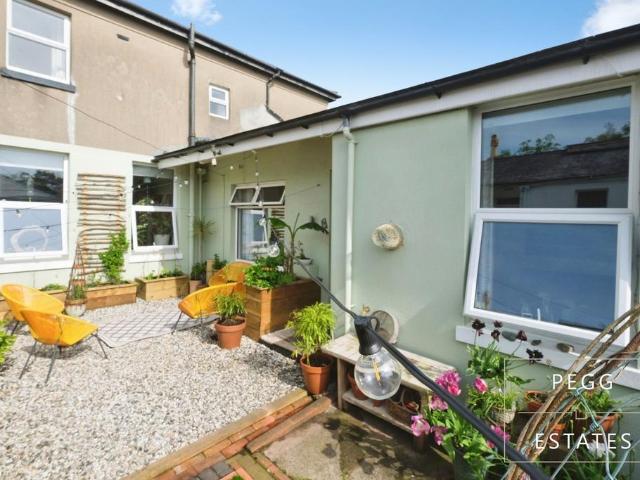2 bedroom maisonette for sale