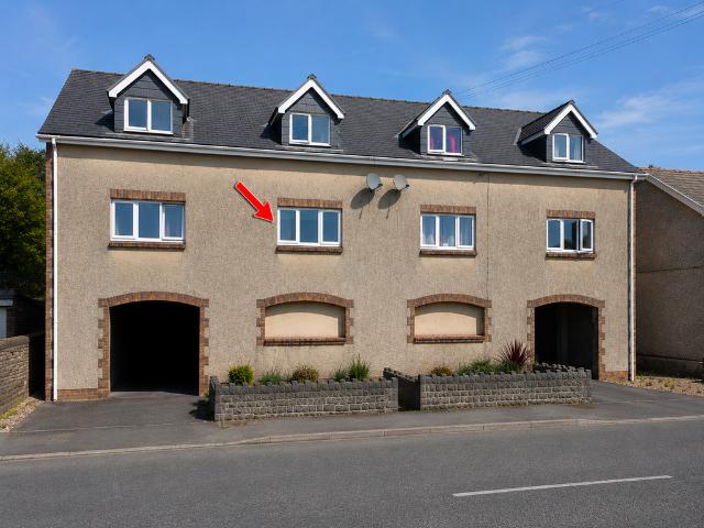 2 bedroom maisonette for sale